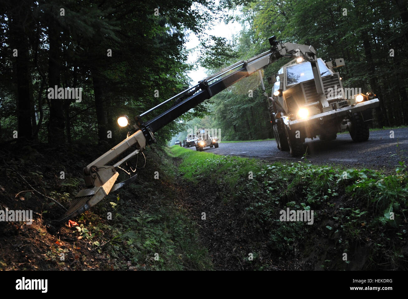 Buffalo mine protected clearance vehicle, Truppen%%%%%%%%C3 ...
