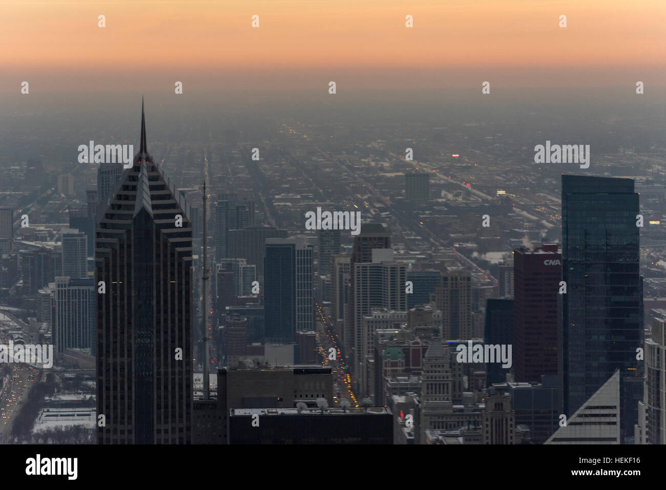 Chicago, USA. 21 December 2016. Weather. The sun sets on the winter ...