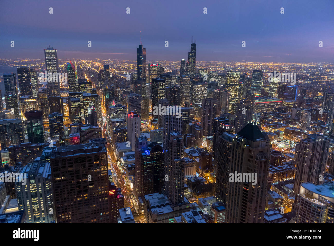 Chicago, USA. 21 December 2016. Weather. The sun sets on the winter ...