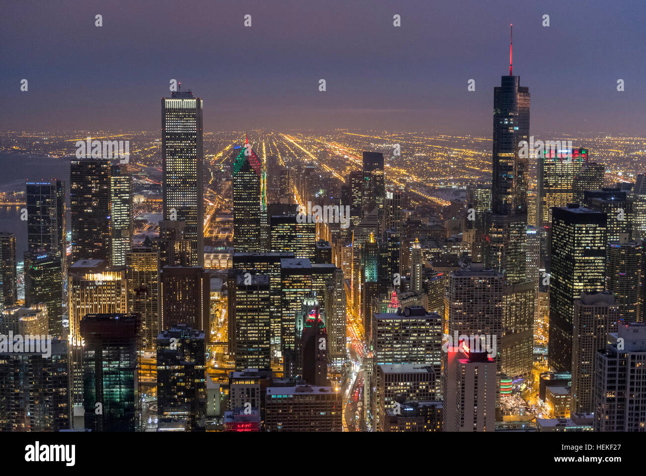 Chicago, USA. 21 December 2016. Weather. The sun sets on the winter ...