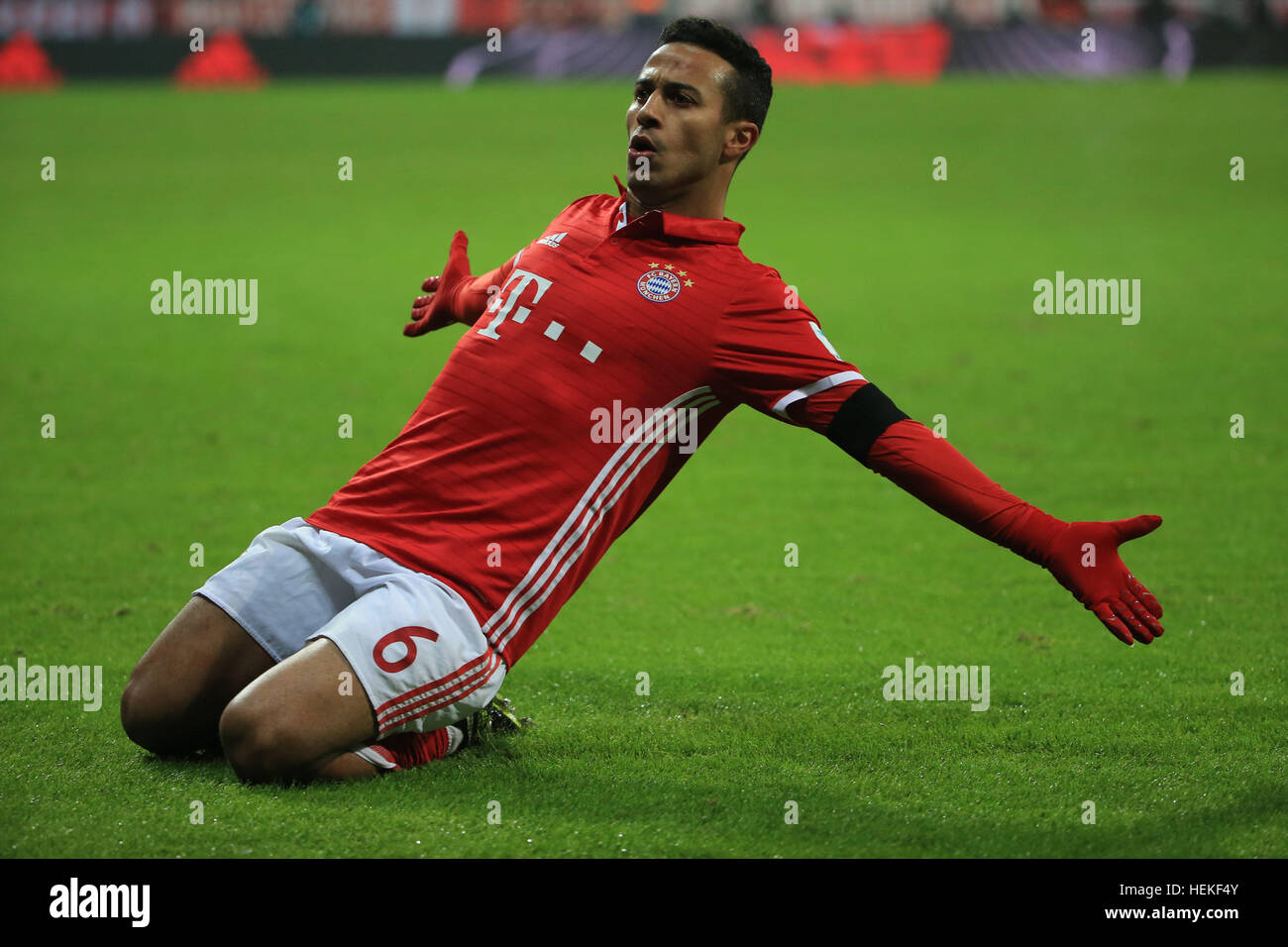 Thiago alcantara soccer hi-res stock photography and images - Alamy