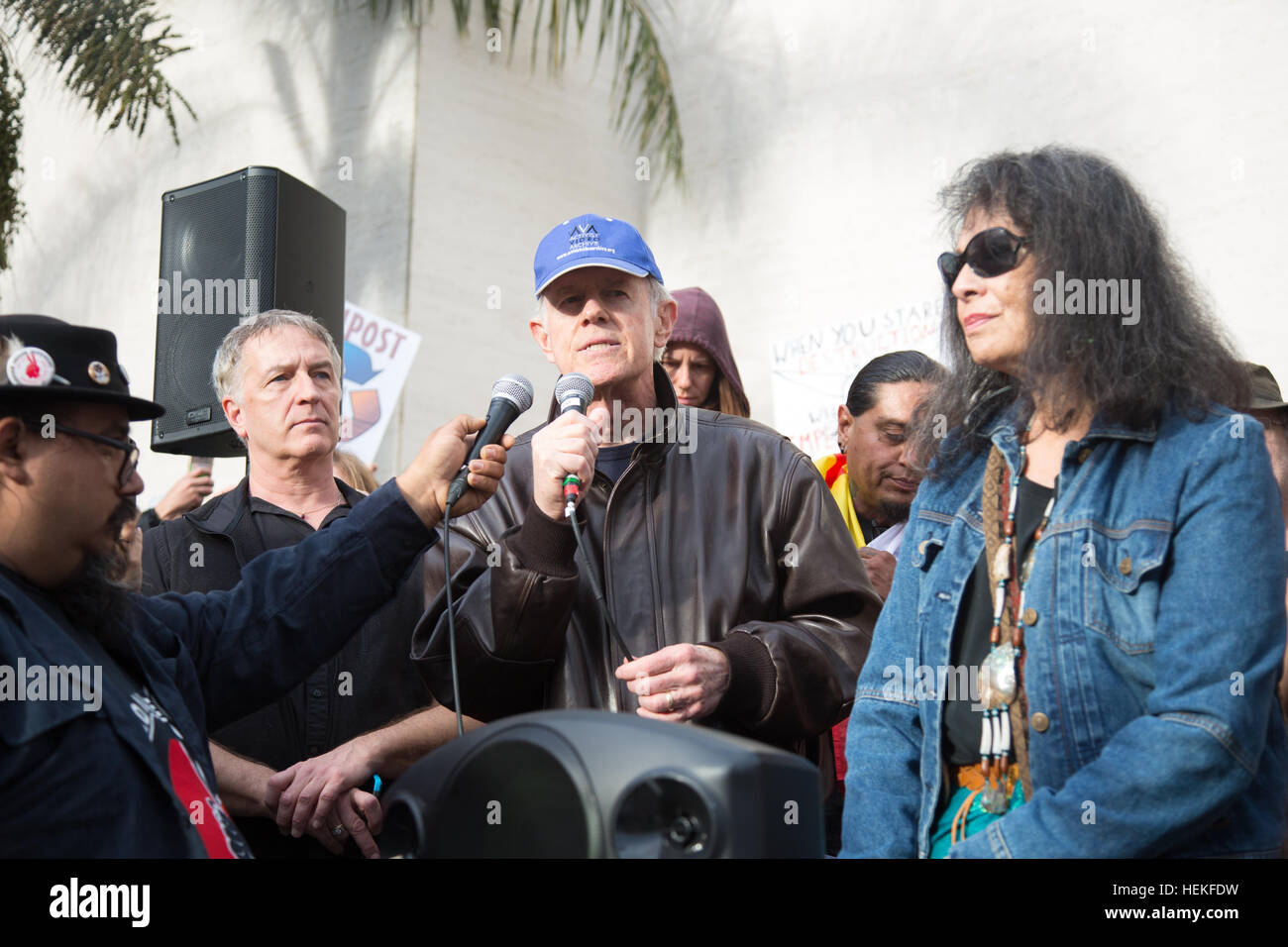 Hollywood, California, USA. 21st December, 2016. Actor Mike Farrell ...