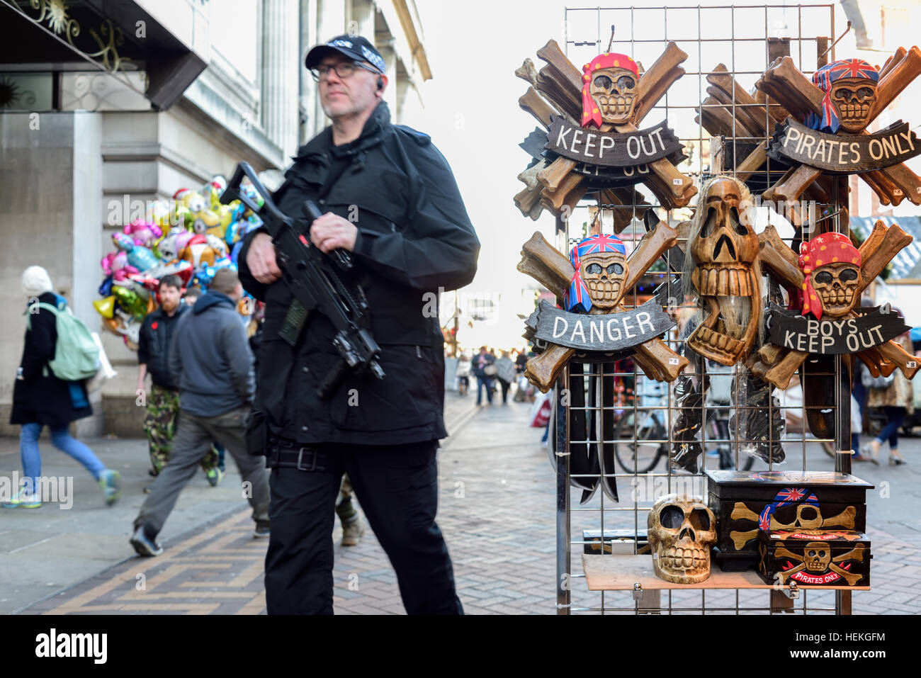 Nottingham, UK. 22nd Dec, 2016. Armed police officers patrol's are out ...