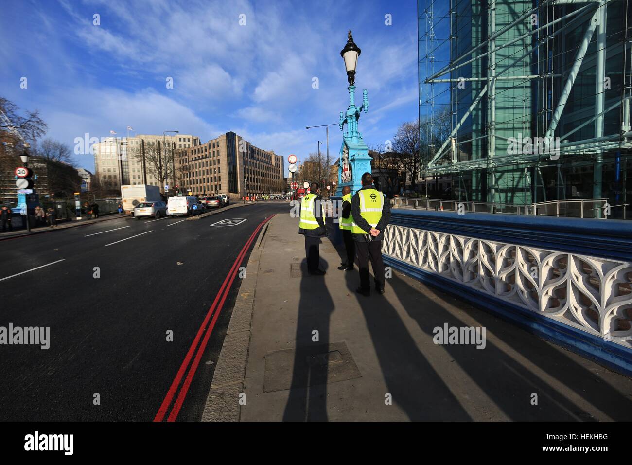 Tower Bridge reopens to road traffic ahead of schedule Stock Photo - Alamy