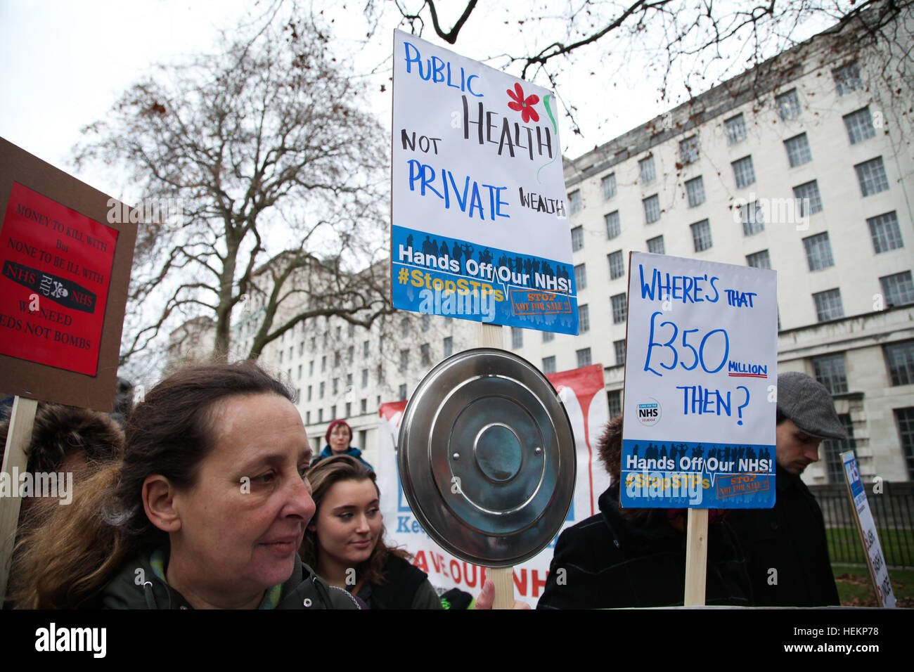 Whitehall, London, UK. 23 Dec, 2016. Health campaigners make a 'Howl ...
