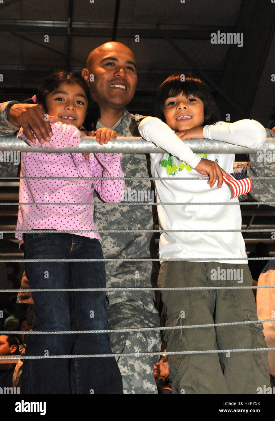 1186th military police company hi-res stock photography and images - Alamy