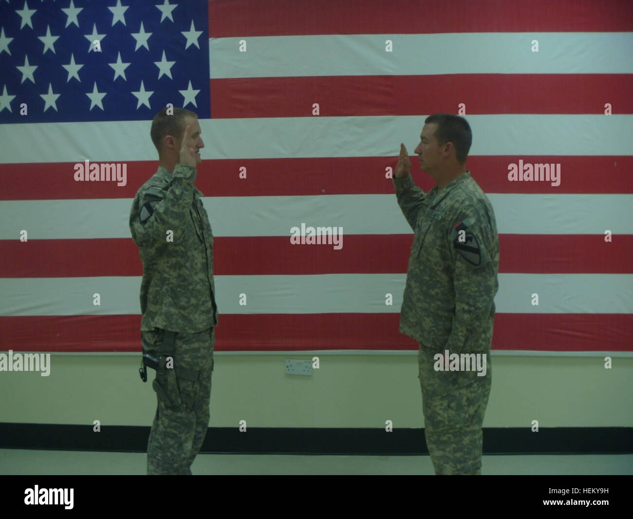 Soldiers enlist in army hi-res stock photography and images - Alamy