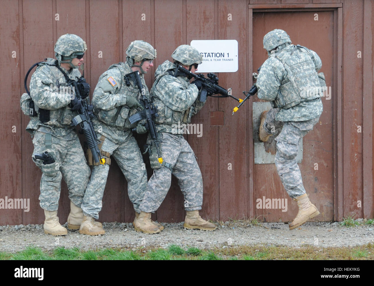 Military Police from 157th Maneuver Enhancement Brigade, Wisconsin ...