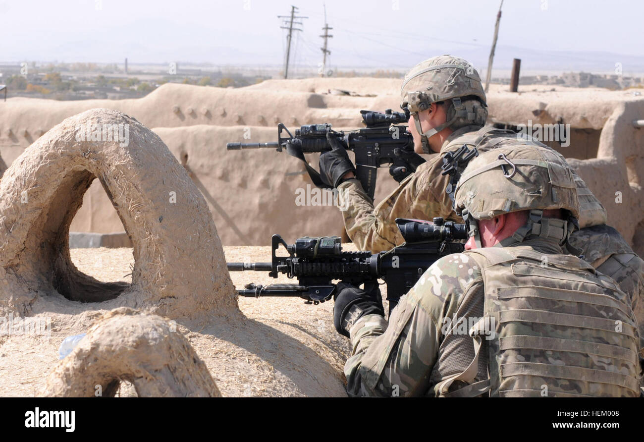 GHAZNI PROVINCE, Afghanistan - U.S. Army Spc. Matthew Newcomb (left ...