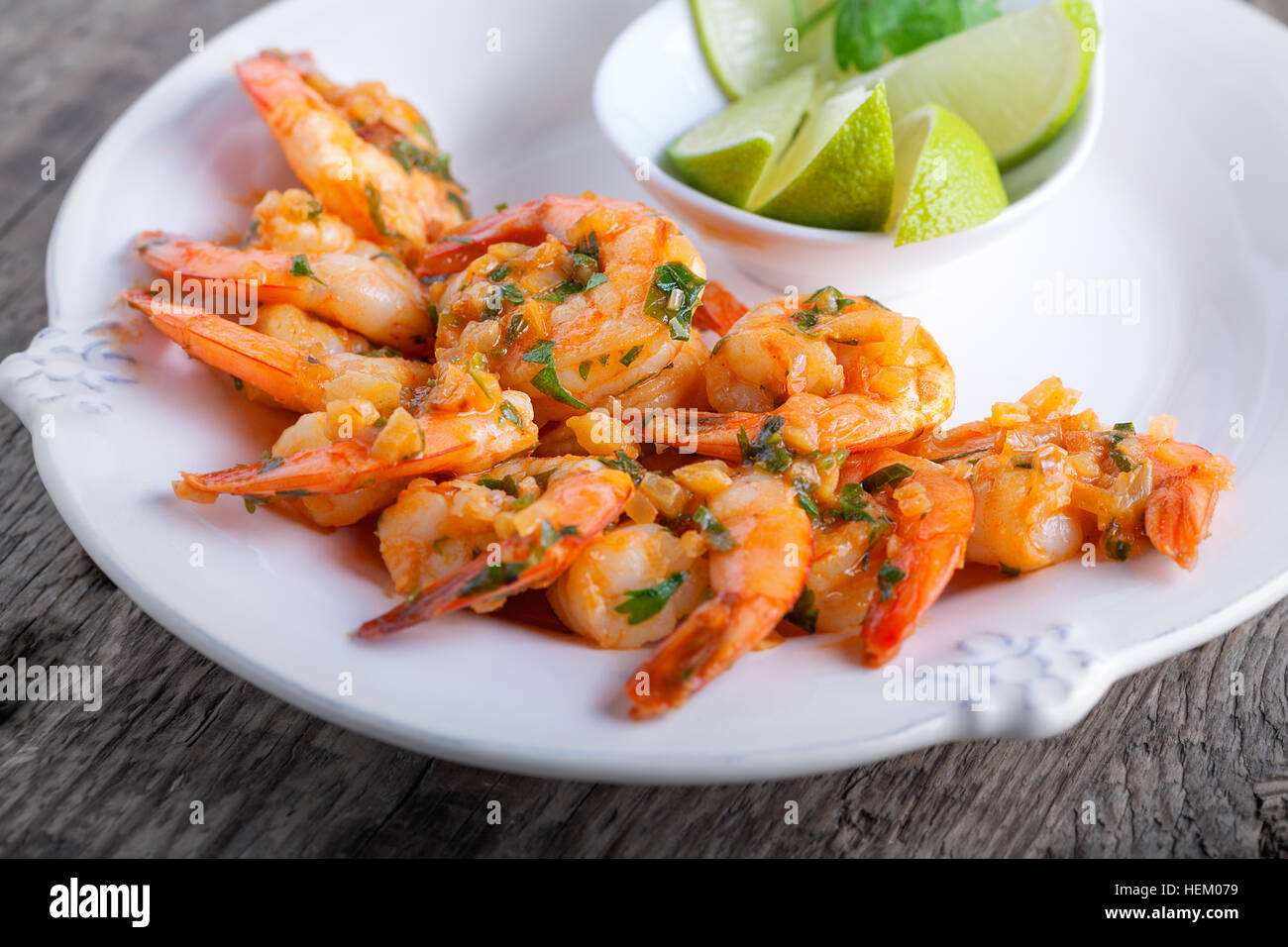 Prawns on a plate hi-res stock photography and images - Alamy