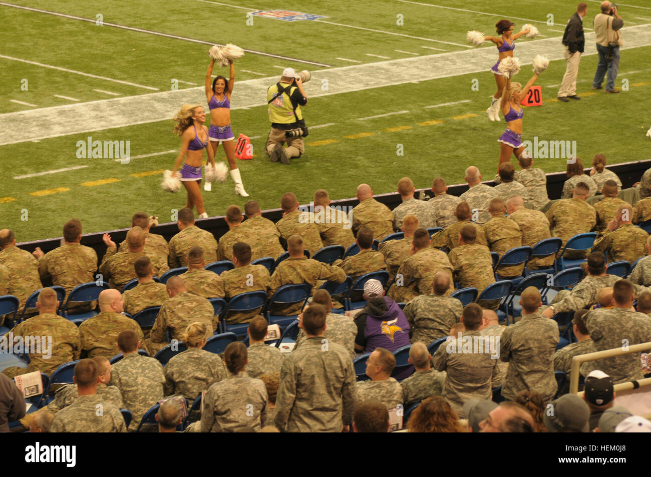 Soldiers of the Iowa National Guard's 2nd Brigade Combat Team, 34th ...