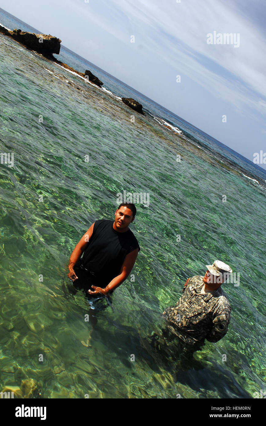 Army soldiers bible study hi-res stock photography and images - Alamy