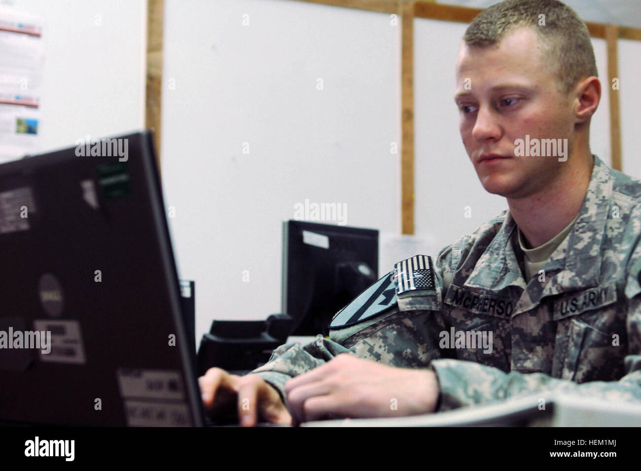 Military intelligence analyst hi-res stock photography and images - Alamy