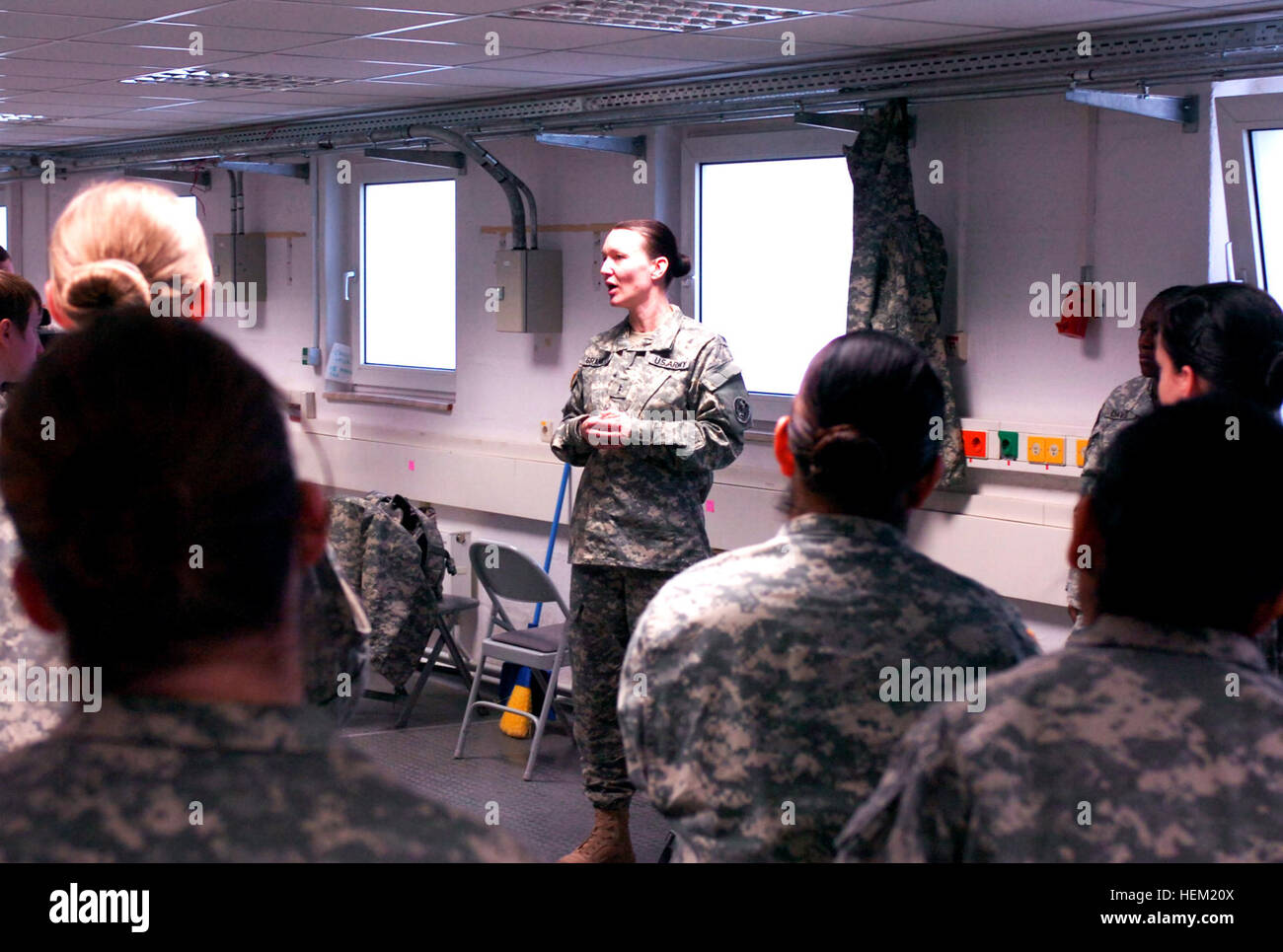 Female soldiers from 2nd hi-res stock photography and images - Alamy