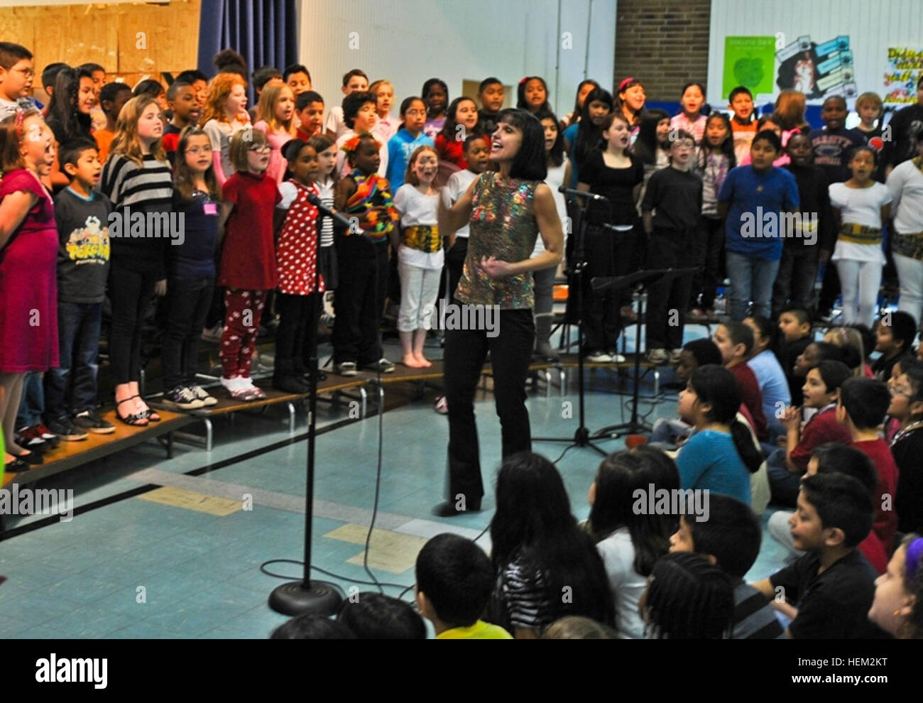 Students at Tyee Park Elementary School surround Tracey Lundquist, a ...