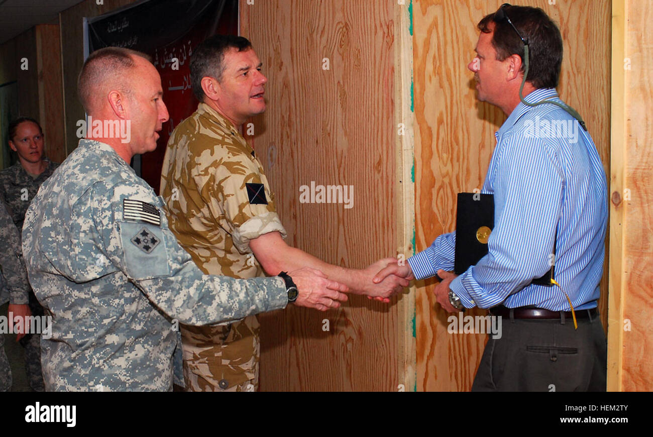 Col. John Hort (left), a Fayetteville, N.C., native, introduces Paul ...