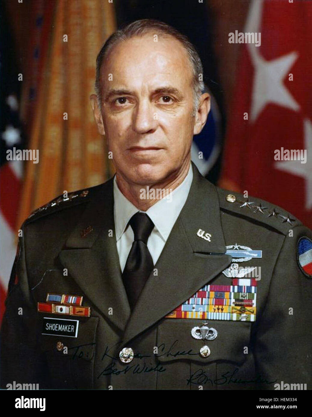 General Robert M Shoemaker, CG FORSCOM Official portrait Stock Photo ...