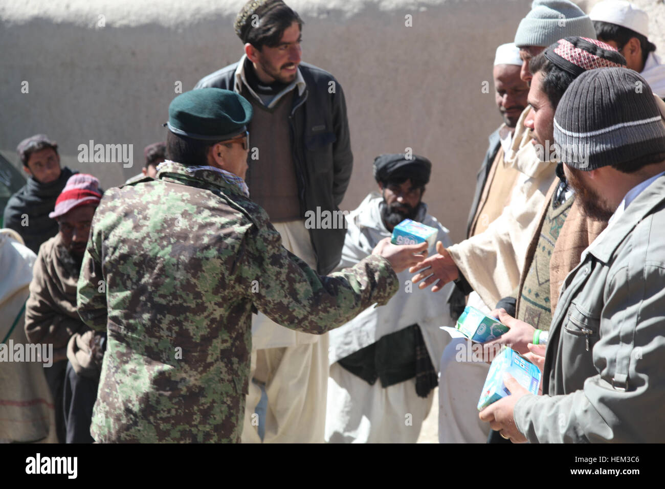 Radios afghan hi-res stock photography and images - Alamy