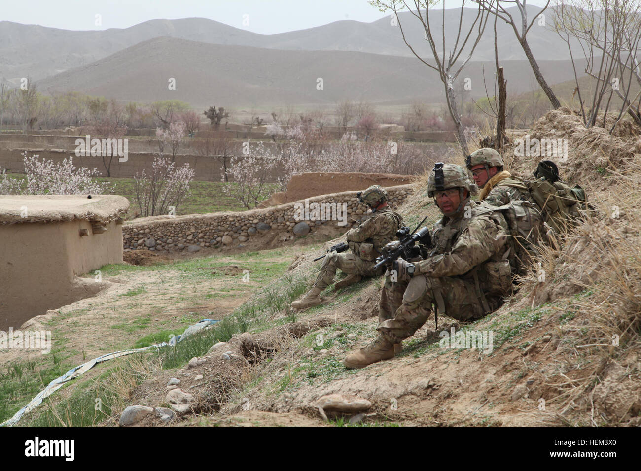 Afghan National Army soldiers and U.S. soldiers of Cowboy Troop, 1-126 ...