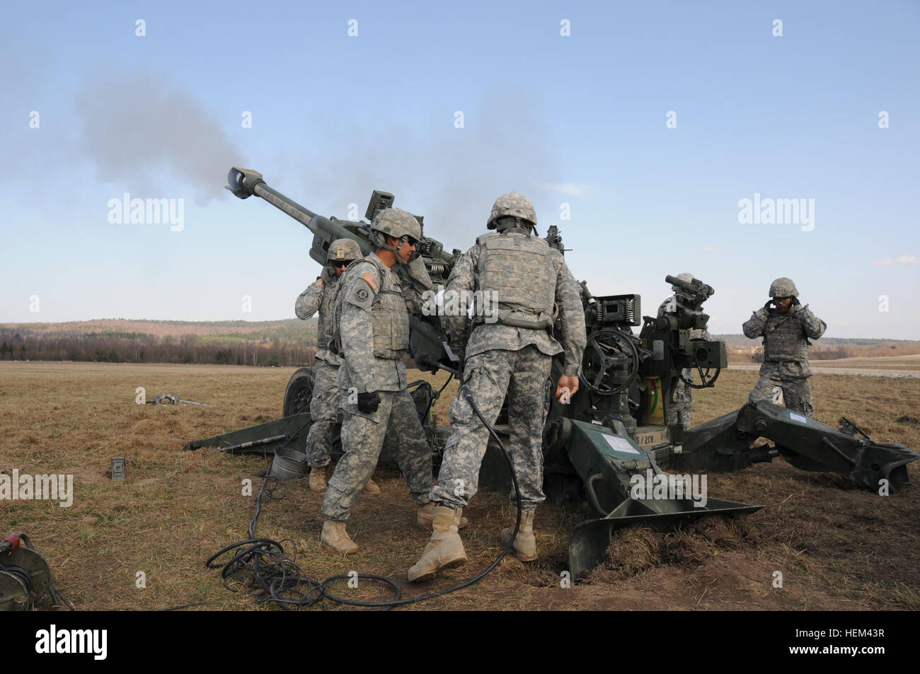 M777 Howitzer Live Fire Exercise (6877751800 Stock Photo - Alamy