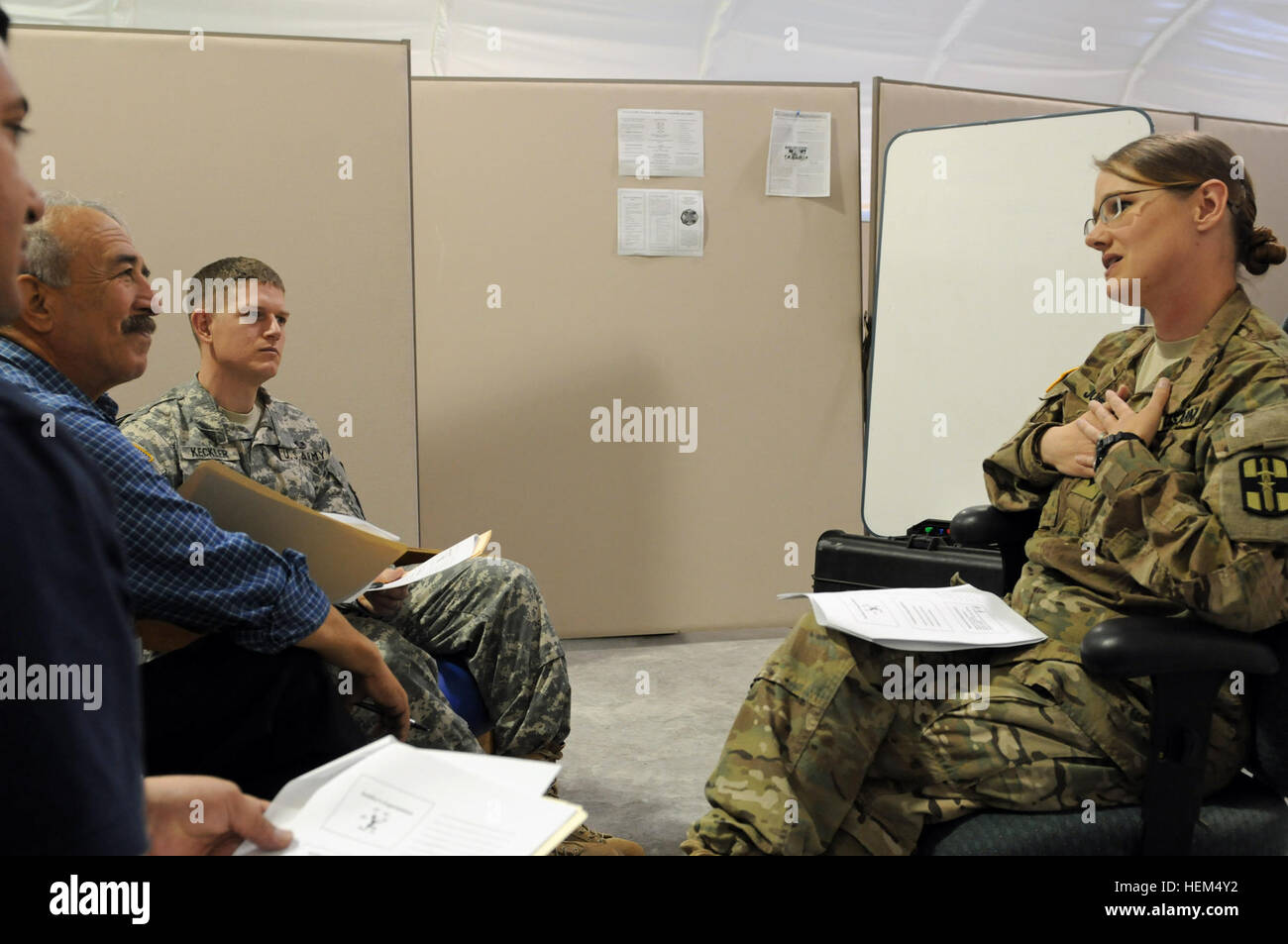 Combat operational stress control hi-res stock photography and images ...