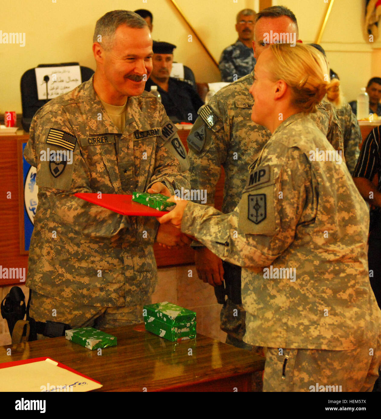 512th military police company hi-res stock photography and images - Alamy