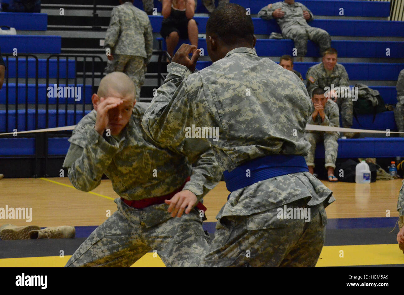 Modern army combatives program hi-res stock photography and images - Alamy