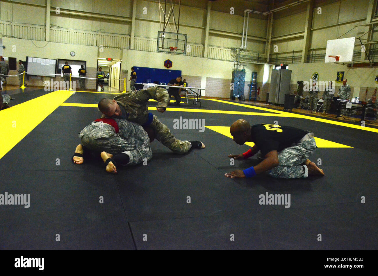 Modern army combatives program hi-res stock photography and images - Alamy