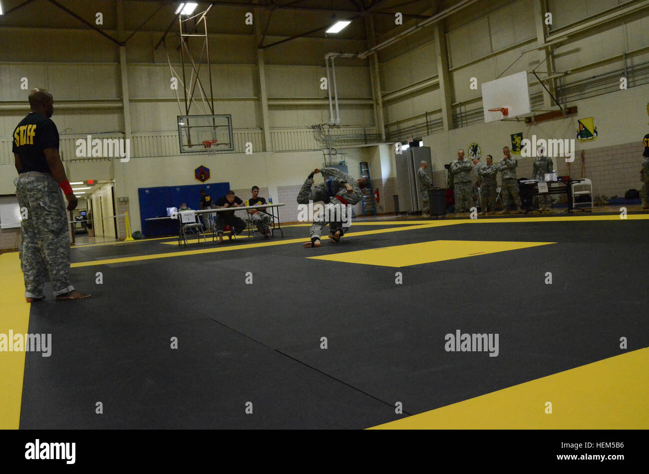 Modern army combatives program hi-res stock photography and images - Alamy