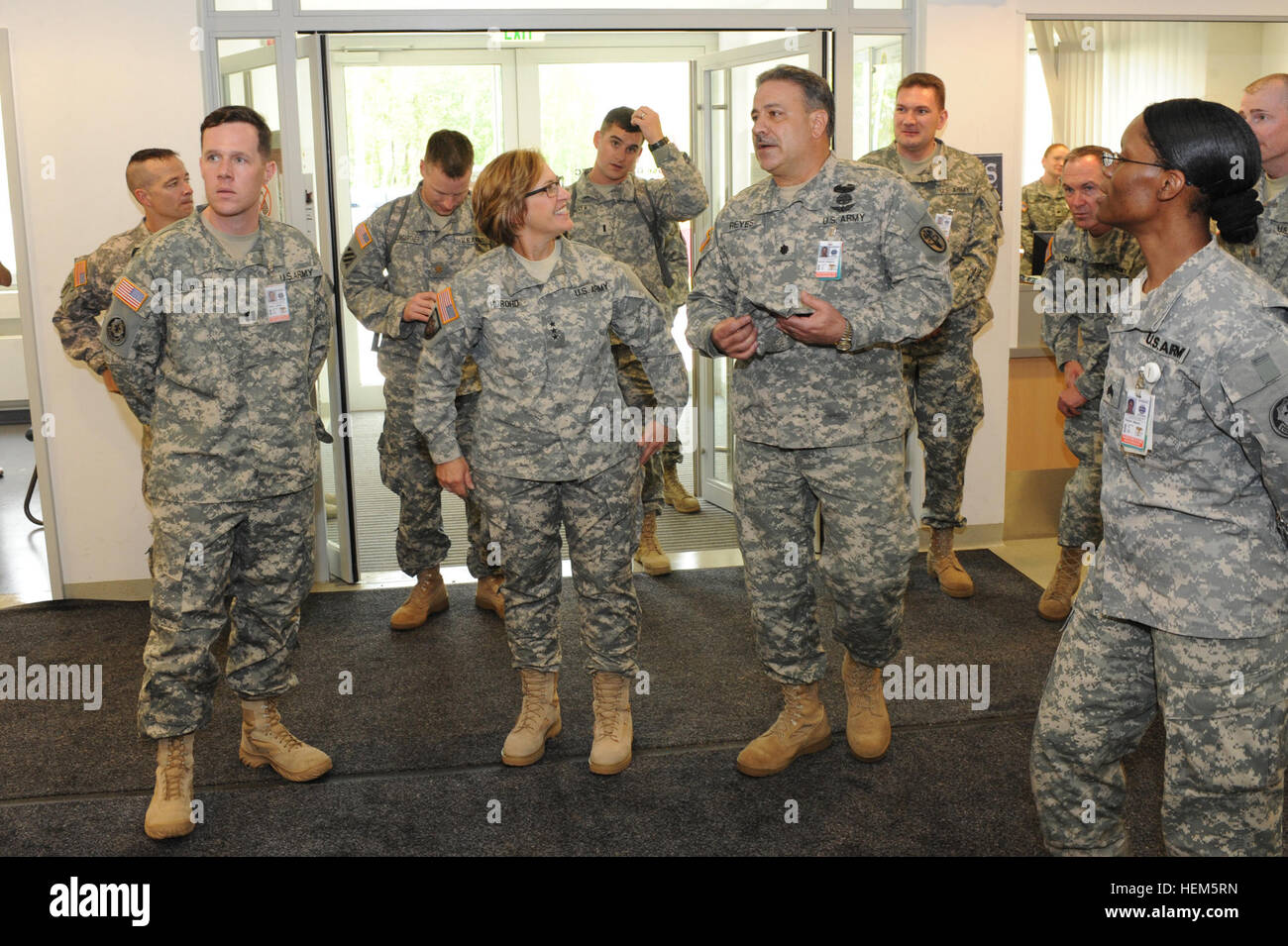 Us military officer lieutenant general hi-res stock photography and ...