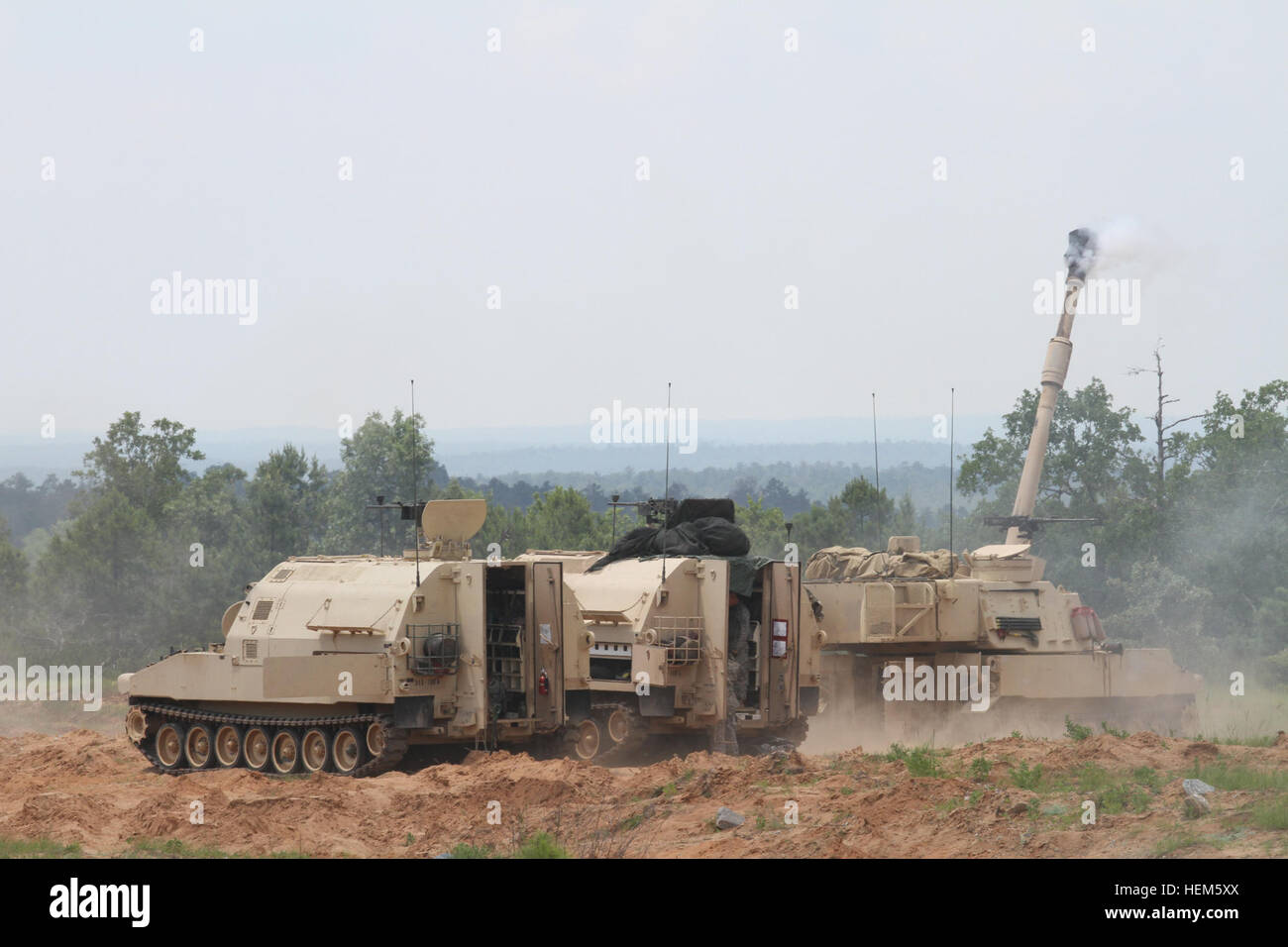 Artillerymen assigned to Battery B, 1st Battalion, 10th Field Artillery ...