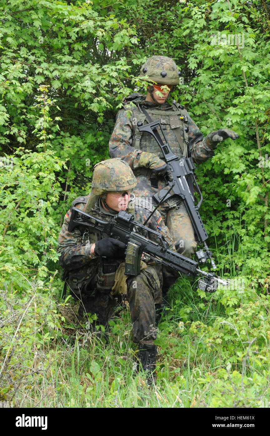German soldiers of 2nd Company, 1st Battalion, 40th Mechanized Infantry ...