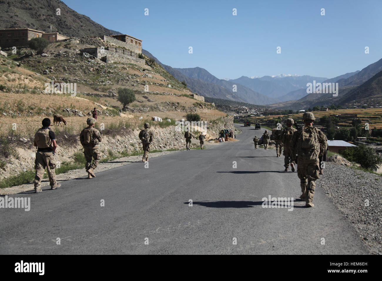 U.S. Soldiers with Charlie Company, 1st Battalion, 12th Infantry ...