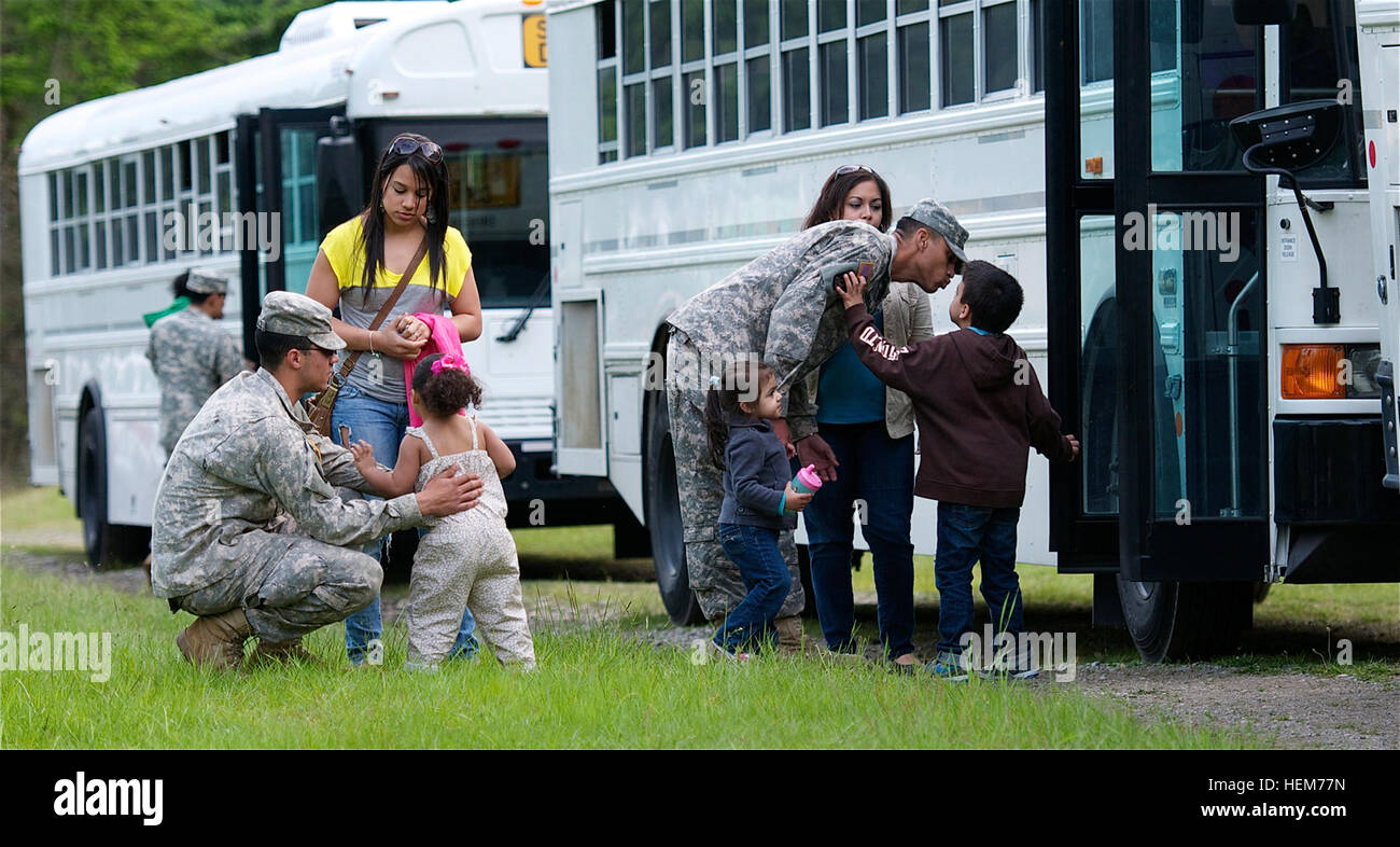 Families of soldiers from the 56th Multifunctional Medical Battalion ...