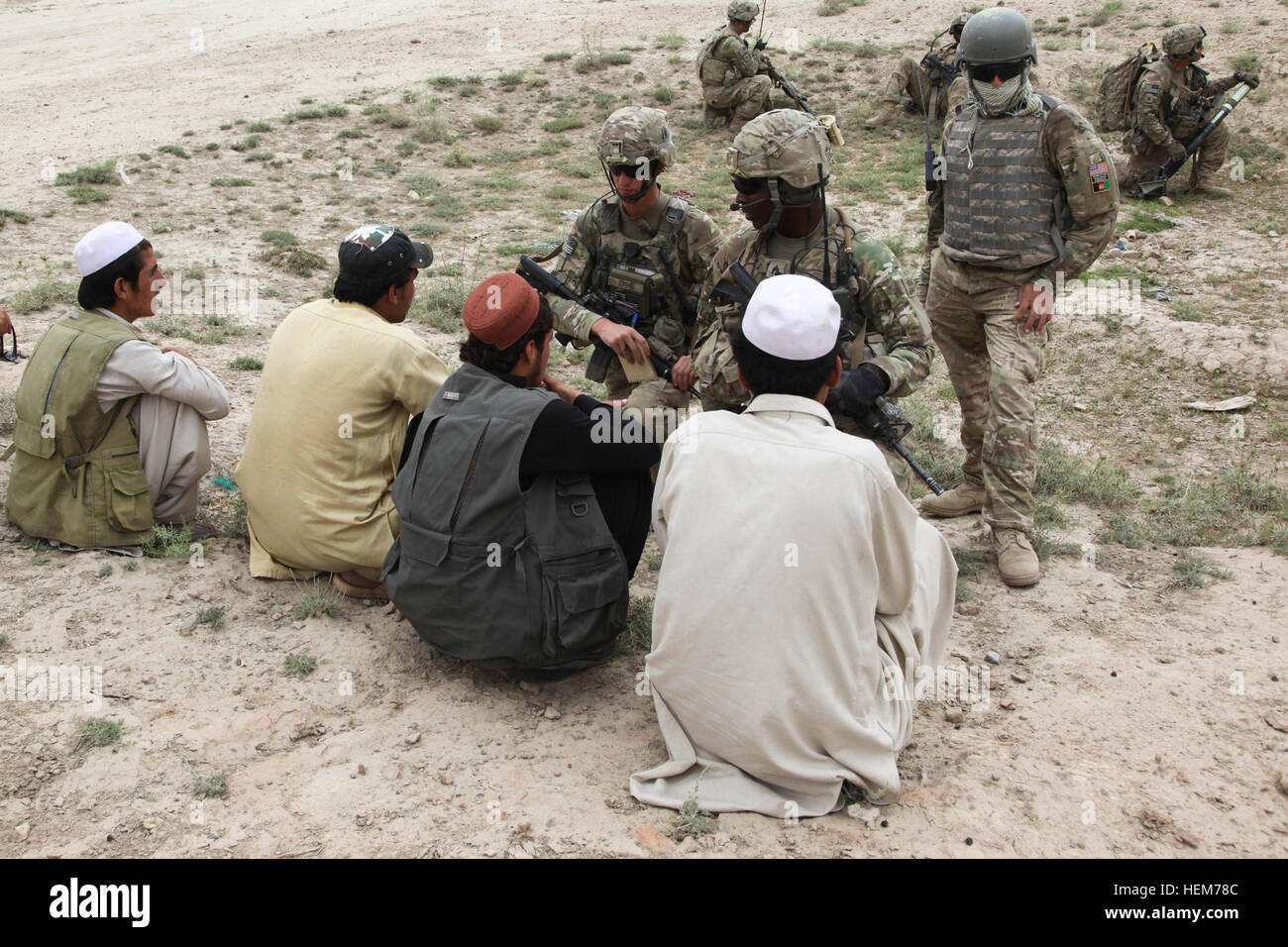 U.S. Army 2nd Lt. Scott Sippel, platoon leader, left, and U.S. Army ...