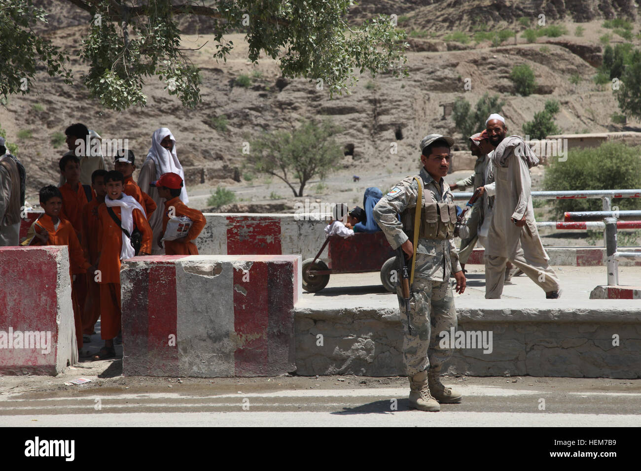 Border gate of torkham hi-res stock photography and images - Alamy