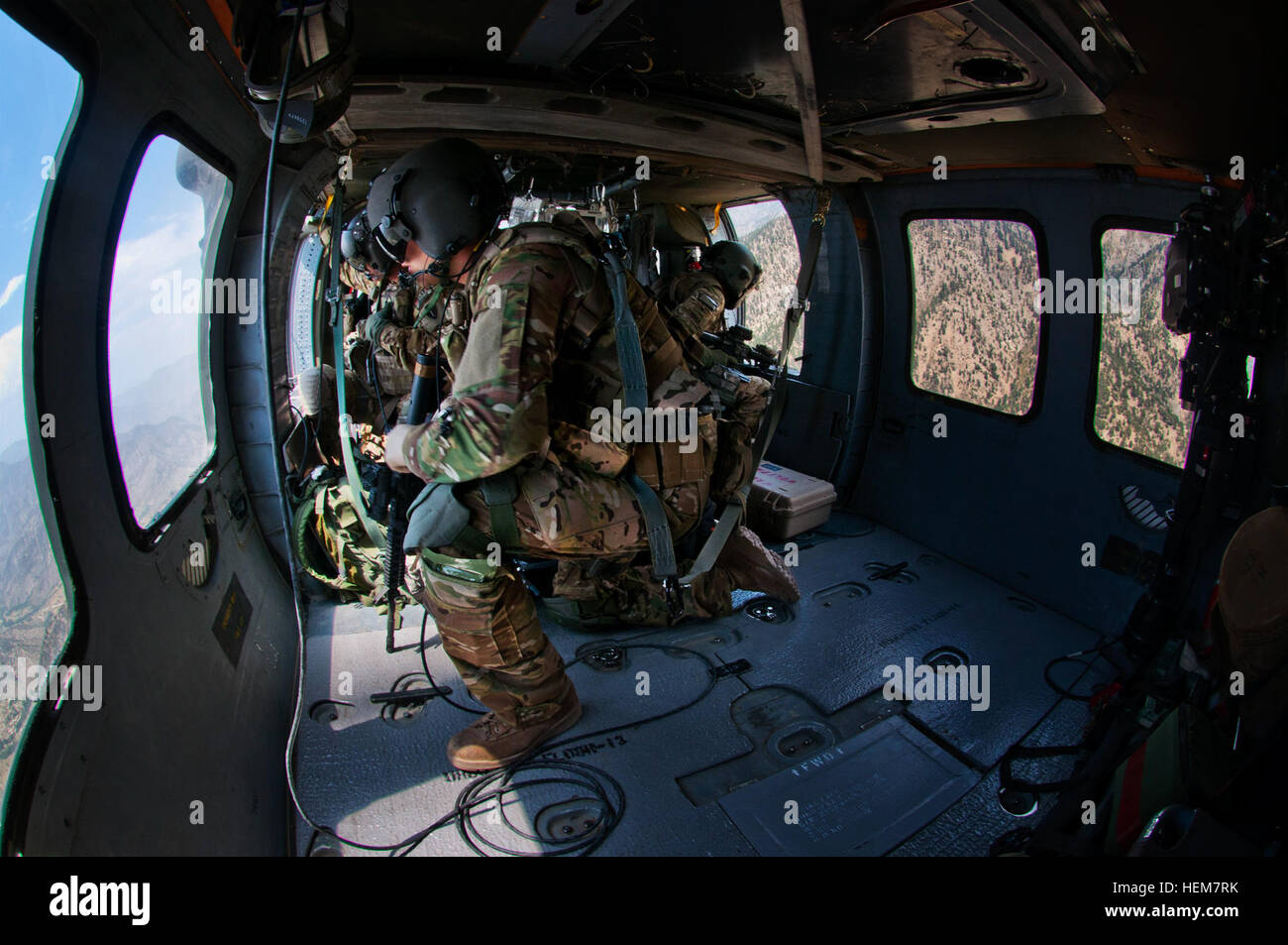 Air force personnel scan hi-res stock photography and images - Alamy