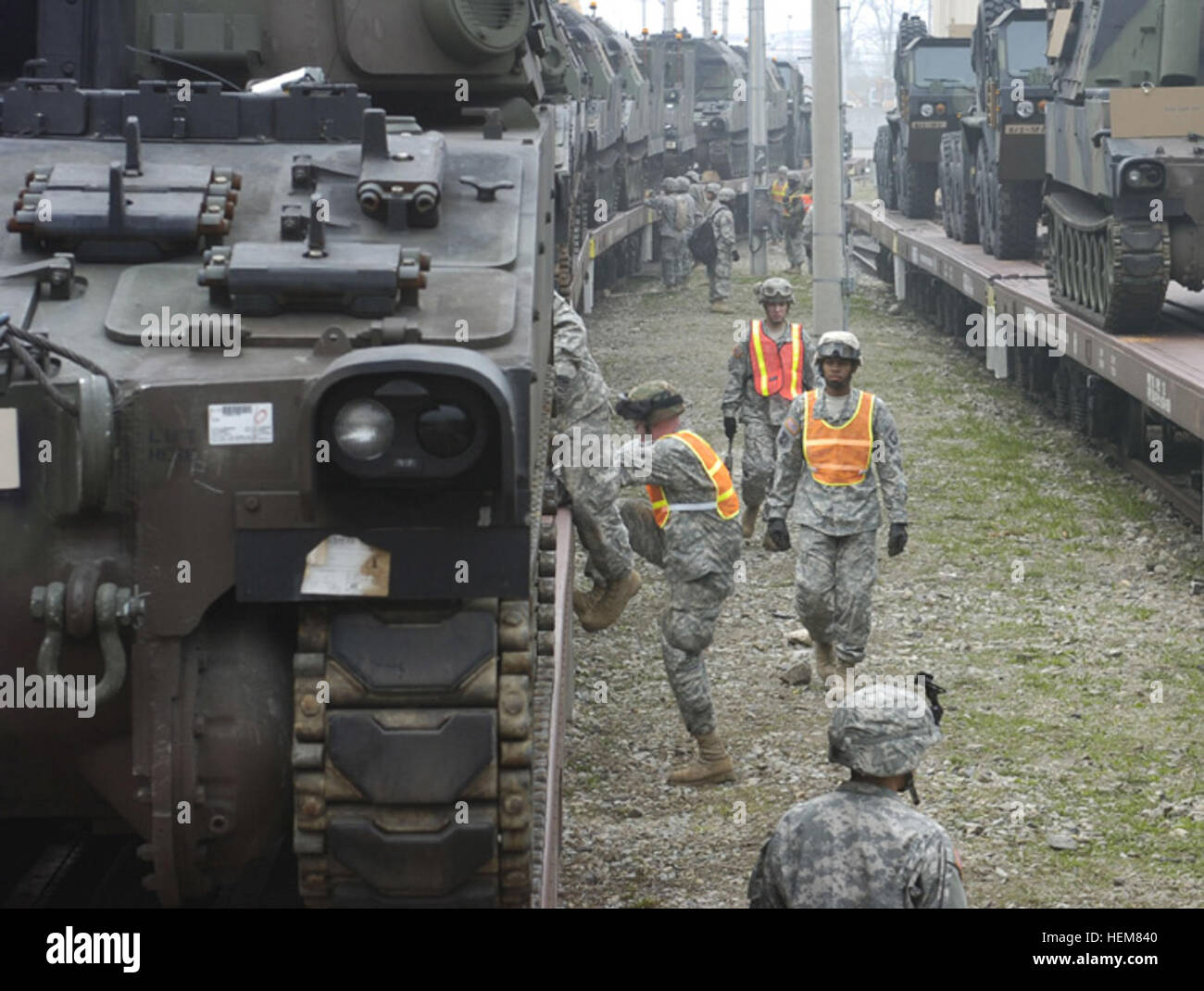 U.S. Army Soldiers from the 662nd Movement Control Team, 25th ...