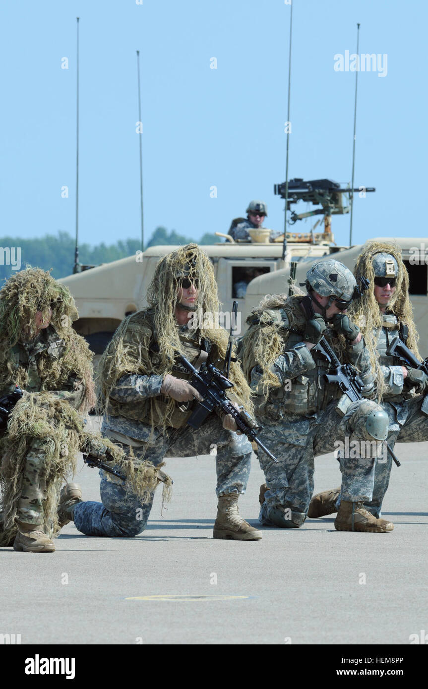 101st airborne division air show hi-res stock photography and images ...
