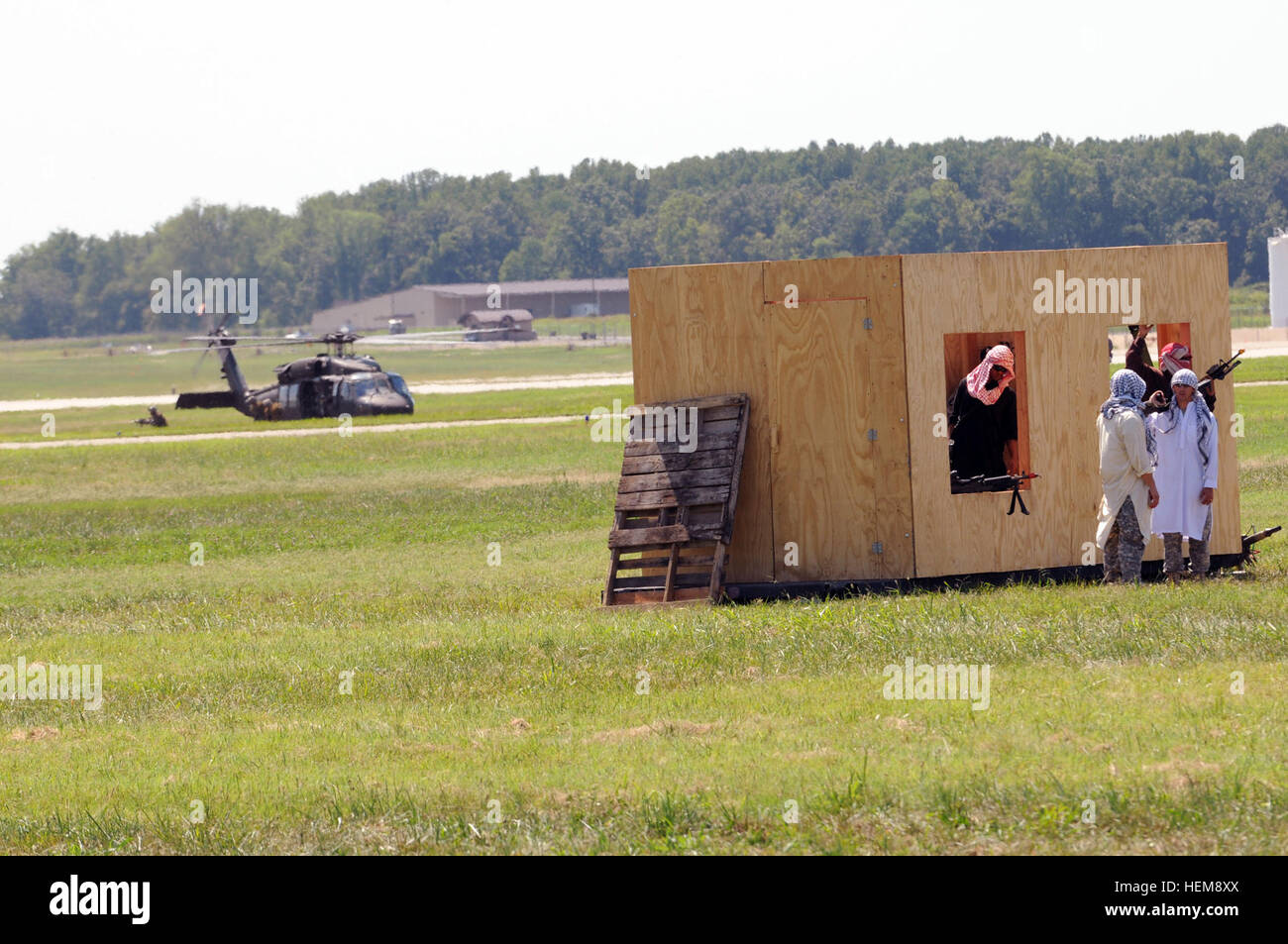 A UH-60 Blackhawk aircrew drops 4th Brigade Combat Team Soldiers in the ...
