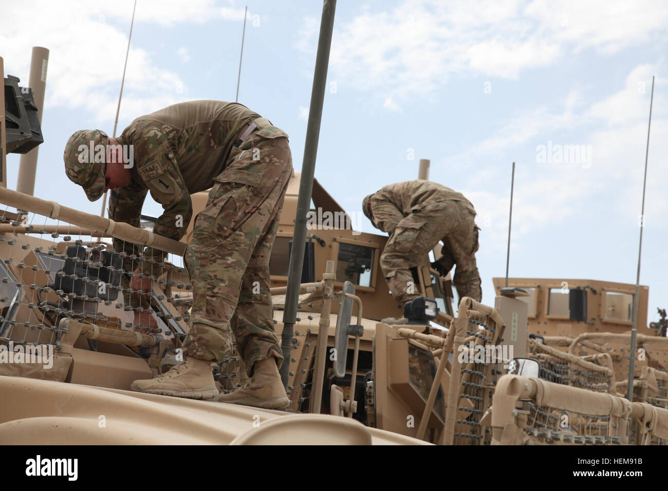 U.S. soldiers serving with 4th Infantry Brigade Combat Team, 1st ...