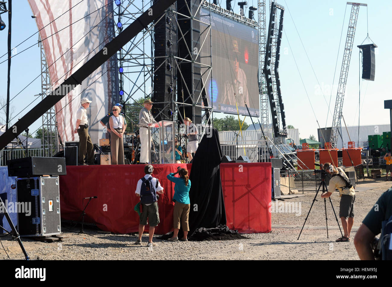 Stephen D. Bechtel Jr. addresses the Boy Scouts of America troops at ...