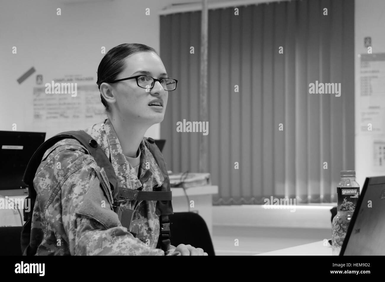 Soldiers participate in field Black and White Stock Photos & Images - Alamy