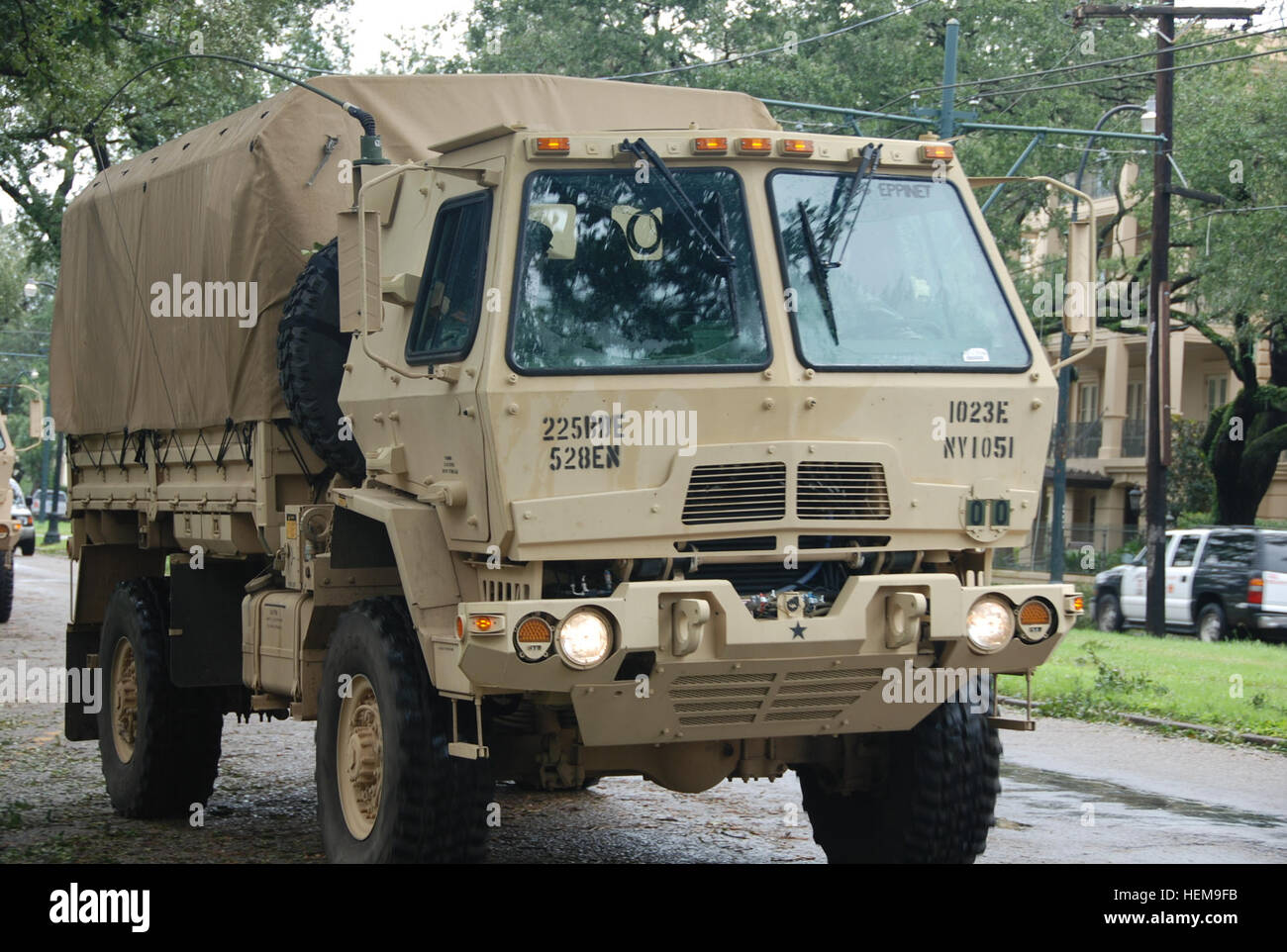 U.S. Soldiers with the 1023rd Engineer Company, 528th Engineer ...