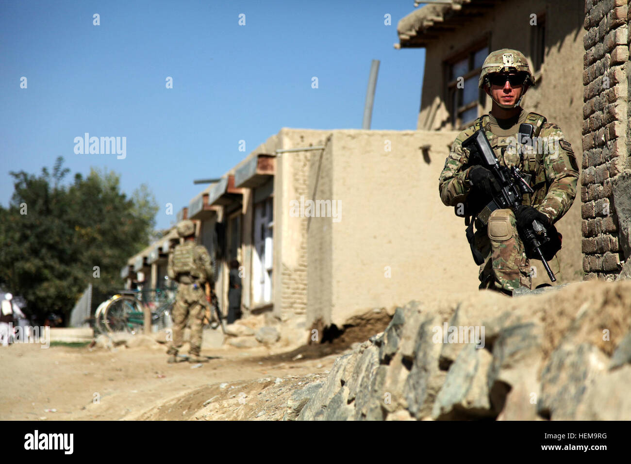 120909-A-0884S-001: LOGAR PROVINCE, Afghanistan – A U.S. Army Soldier ...