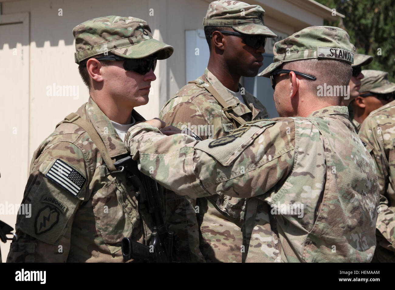 U.S. Army Pfc. Kenneth Davis, assigned to Alpha Battery, 2nd Battalion ...