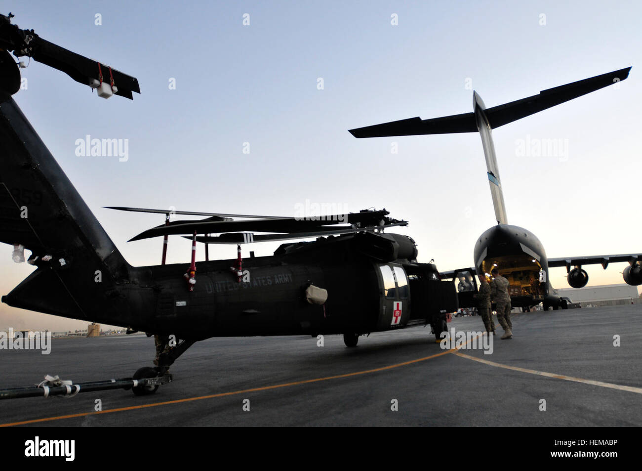 Soldiers from 209th Aviation Support Battalion, 25th Combat Aviation ...