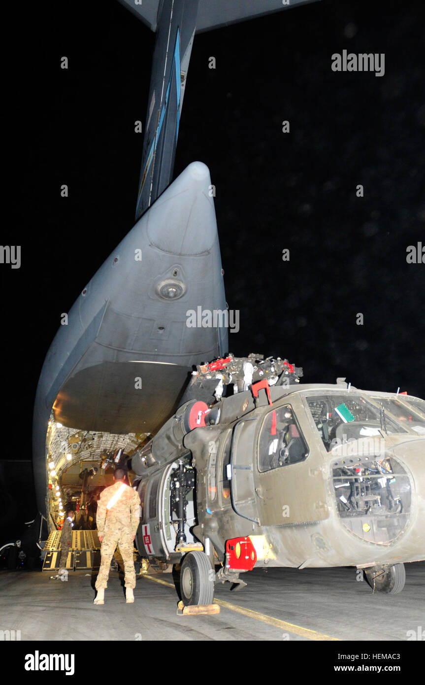 Soldiers from 209th Aviation Support Battalion, 25th Combat Aviation ...