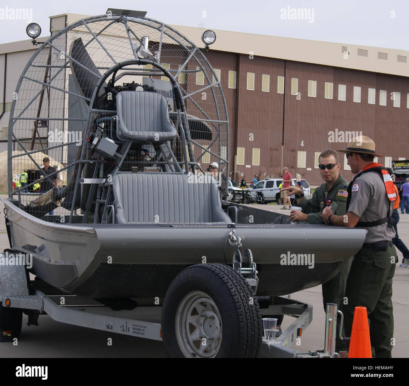 U s army personnel receive hi-res stock photography and images - Alamy