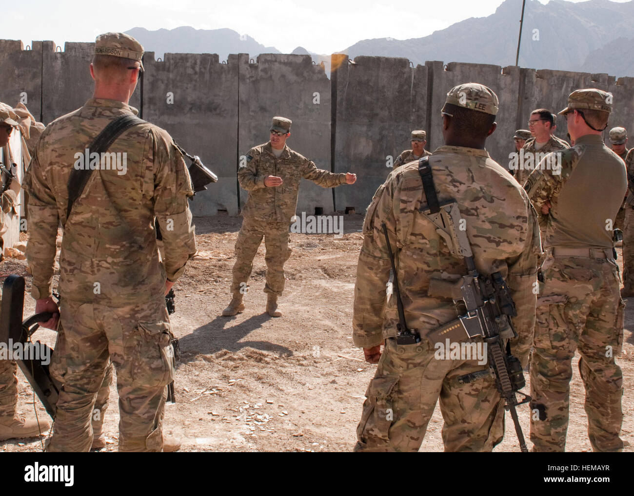 U.S. Army 1st Lt. Jesse Carter (center), the platoon leader for 1st ...